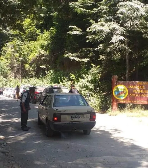 Guardaparque de la Seccional Gutiérrez trabaja en el ordenamiento vial ...