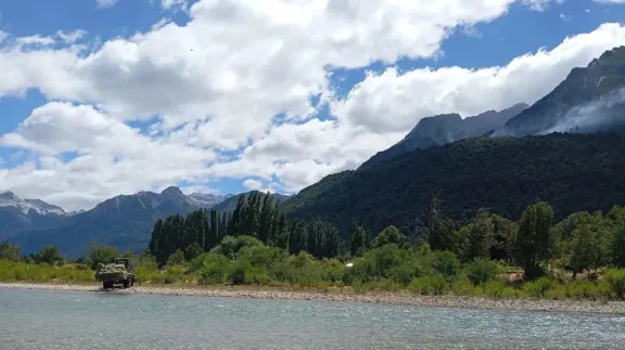 El Bolsón: combatientes trabajan en la protección del Área Natural Río ...