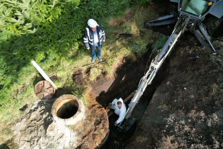 La CEB realizó una intervención clave en el sistema cloacal del barrio ...