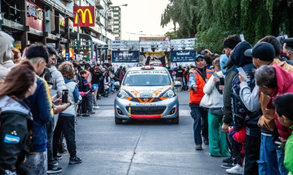 Con la largada simbólica quedó inaugurado el Rally en Bariloche ...