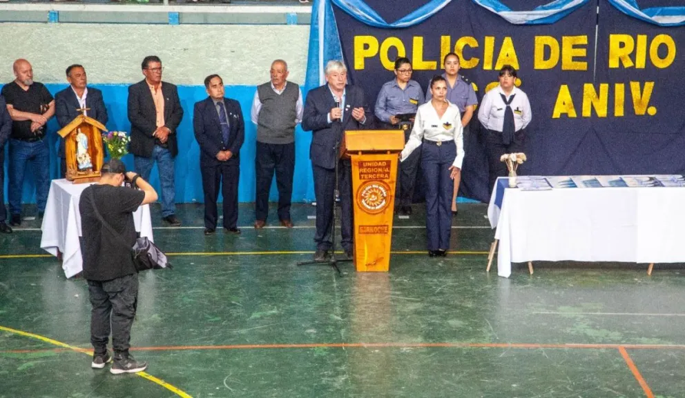 Cortés destacó a la Policía de Río Negro en su 68° aniversario ...