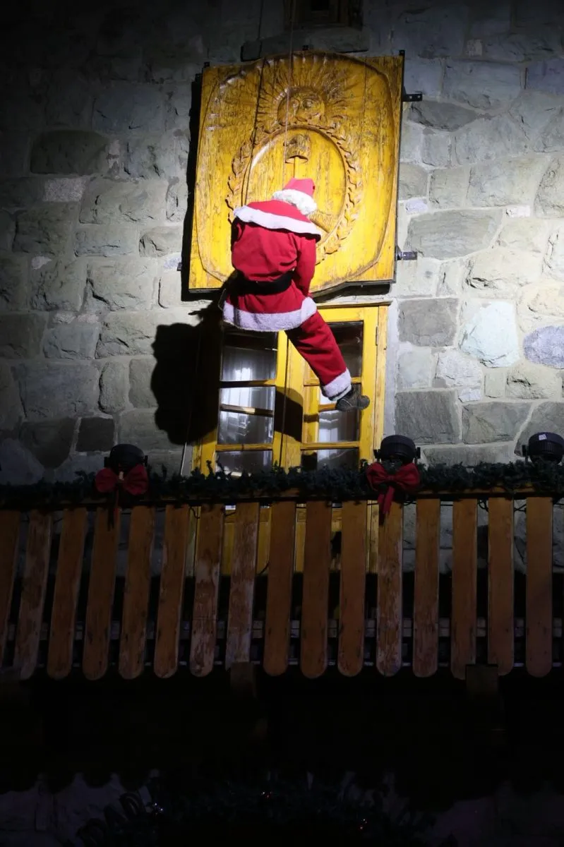 Desbordante fiesta popular en el arranque de la Navidad en Bariloche ...